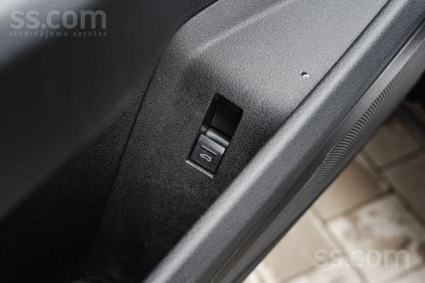 Black Audi E-Tron 2022 in Riga, with an engine capacity of 0.00 L and mileage of 28 thousand km for 37950 €, photo 8 on AUTOMOTO.COM.LV