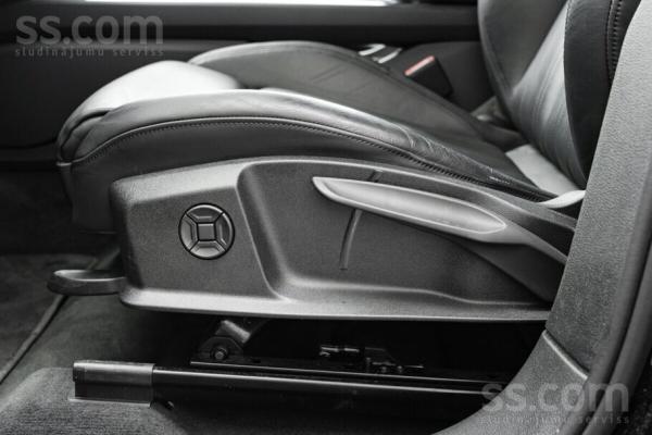 Black Audi E-Tron 2022 in Riga, with an engine capacity of 0.00 L and mileage of 28 thousand km for 37950 €, photo 10 on AUTOMOTO.COM.LV
