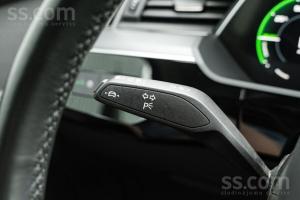 Black Audi E-Tron 2022 in Riga, with an engine capacity of 0.00 L and mileage of 28 thousand km for 37950 €, photo 13 on AUTOMOTO.COM.LV