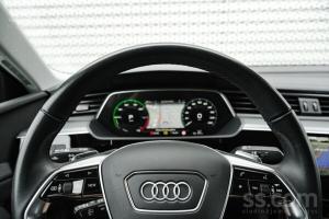 Black Audi E-Tron 2022 in Riga, with an engine capacity of 0.00 L and mileage of 28 thousand km for 37950 €, photo 16 on AUTOMOTO.COM.LV