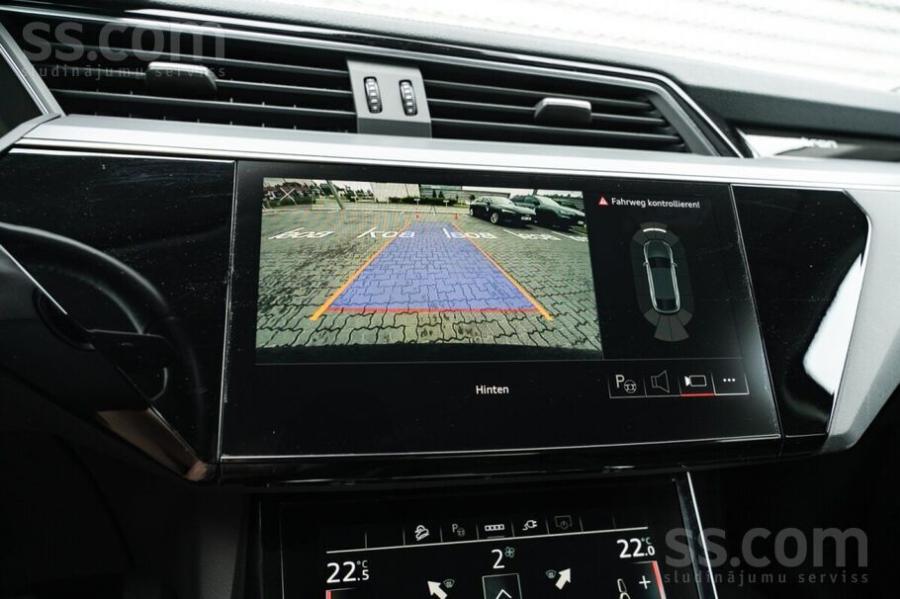 Black Audi E-Tron 2022 in Riga, with an engine capacity of 0.00 L and mileage of 28 thousand km for 37950 €, photo 17 on AUTOMOTO.COM.LV