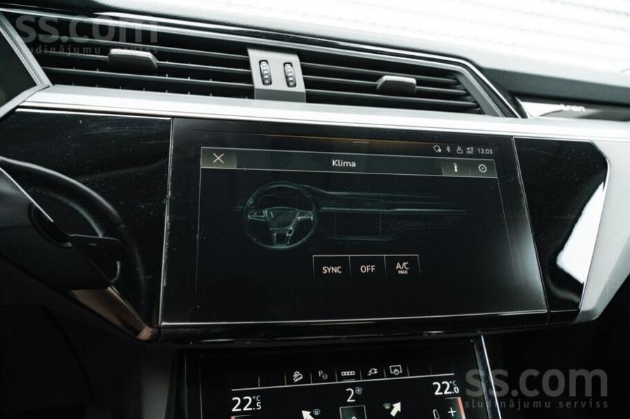 Black Audi E-Tron 2022 in Riga, with an engine capacity of 0.00 L and mileage of 28 thousand km for 37950 €, photo 18 on AUTOMOTO.COM.LV