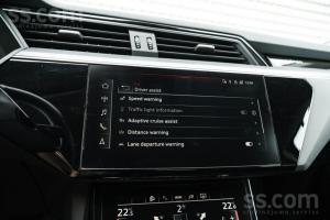 Black Audi E-Tron 2022 in Riga, with an engine capacity of 0.00 L and mileage of 28 thousand km for 37950 €, photo 23 on AUTOMOTO.COM.LV