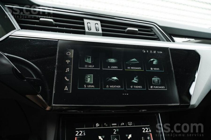 Black Audi E-Tron 2022 in Riga, with an engine capacity of 0.00 L and mileage of 28 thousand km for 37950 €, photo 24 on AUTOMOTO.COM.LV