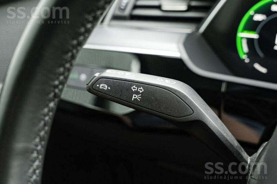 Black Audi E-Tron 2022 in Riga, with an engine capacity of 0.00 L and mileage of 28 thousand km for 37950 €, photo 13 on AUTOMOTO.COM.LV