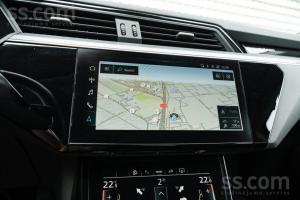 Black Audi E-Tron 2022 in Riga, with an engine capacity of 0.00 L and mileage of 28 thousand km for 37950 €, photo 25 on AUTOMOTO.COM.LV
