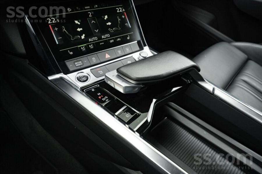 Black Audi E-Tron 2022 in Riga, with an engine capacity of 0.00 L and mileage of 28 thousand km for 37950 €, photo 27 on AUTOMOTO.COM.LV