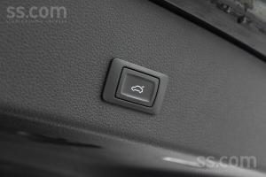 Black Audi E-Tron 2022 in Riga, with an engine capacity of 0.00 L and mileage of 28 thousand km for 37950 €, photo 30 on AUTOMOTO.COM.LV