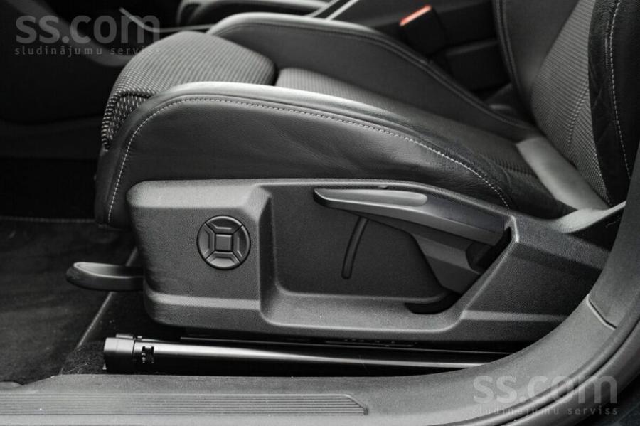 Black Audi E-Tron 2022 in Riga, with an engine capacity of 0.00 L and mileage of 67 thousand km for 37500 €, photo 9 on AUTOMOTO.COM.LV
