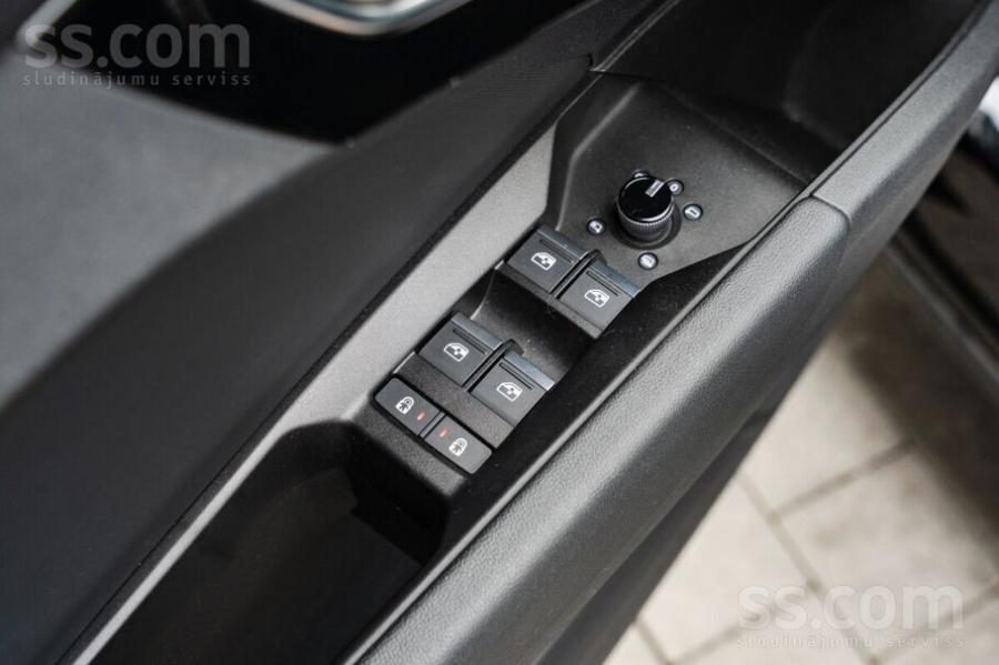 Black Audi E-Tron 2022 in Riga, with an engine capacity of 0.00 L and mileage of 67 thousand km for 37500 €, photo 10 on AUTOMOTO.COM.LV