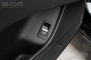 Black Audi E-Tron 2022 in Riga, with an engine capacity of 0.00 L and mileage of 67 thousand km for 37500 €, photo 11 on AUTOMOTO.COM.LV