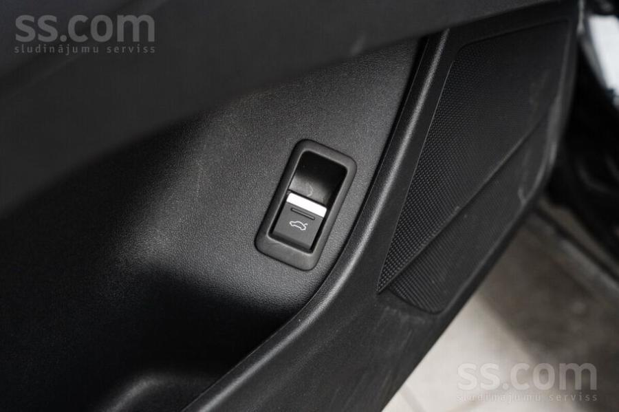 Black Audi E-Tron 2022 in Riga, with an engine capacity of 0.00 L and mileage of 67 thousand km for 37500 €, photo 11 on AUTOMOTO.COM.LV