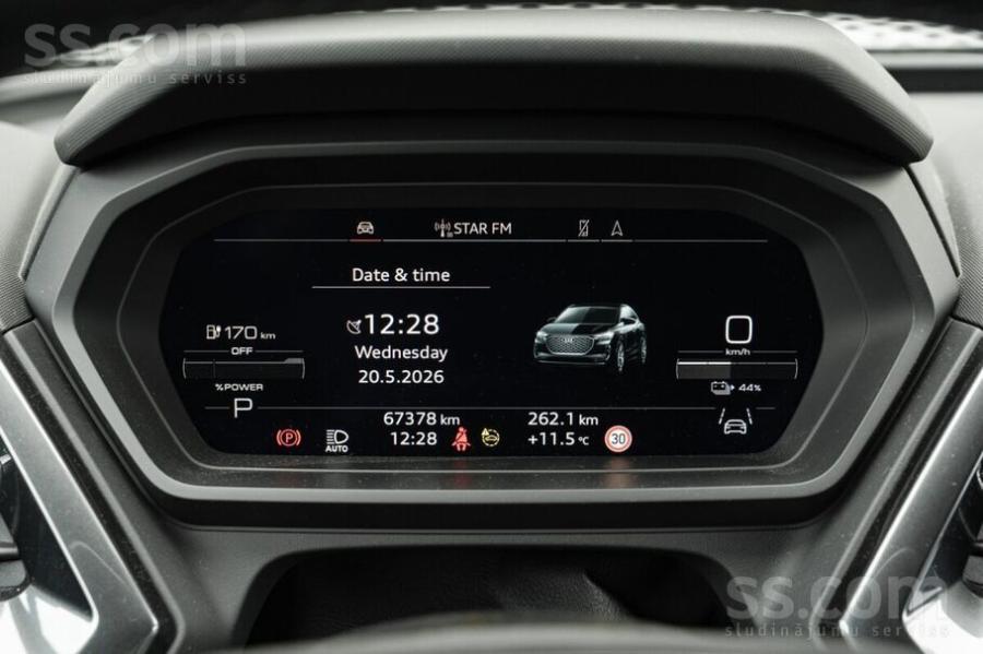 Black Audi E-Tron 2022 in Riga, with an engine capacity of 0.00 L and mileage of 67 thousand km for 37500 €, photo 16 on AUTOMOTO.COM.LV