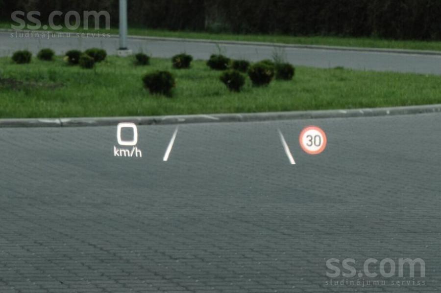 Black Audi E-Tron 2022 in Riga, with an engine capacity of 0.00 L and mileage of 67 thousand km for 37500 €, photo 19 on AUTOMOTO.COM.LV