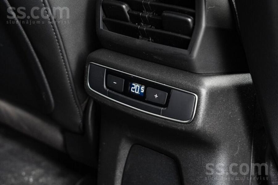 Black Audi E-Tron 2022 in Riga, with an engine capacity of 0.00 L and mileage of 67 thousand km for 37500 €, photo 32 on AUTOMOTO.COM.LV