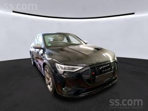 Black Audi E-Tron 2022 in Cesis, with an engine capacity of 0.00 L and mileage of 36 thousand km for 43923 €, photo  on AUTOMOTO.COM.LV
