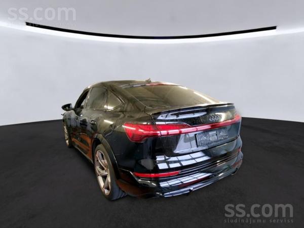 Melns Audi E-Tron 2022 Cēsis, ar dzinēja tilpumu 0.00 L un nobraukumu 36 tūkst. km par 43923 €, foto 4 vietnē AUTOMOTO.COM.LV