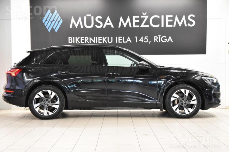 Melns Audi E-Tron 2022 Rīga, ar dzinēja tilpumu 0.00 L un nobraukumu 136 tūkst. km par 30990 €, foto 5 vietnē AUTOMOTO.COM.LV