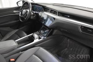 Melns Audi E-Tron 2022 Rīga, ar dzinēja tilpumu 0.00 L un nobraukumu 136 tūkst. km par 30990 €, foto 15 vietnē AUTOMOTO.COM.LV