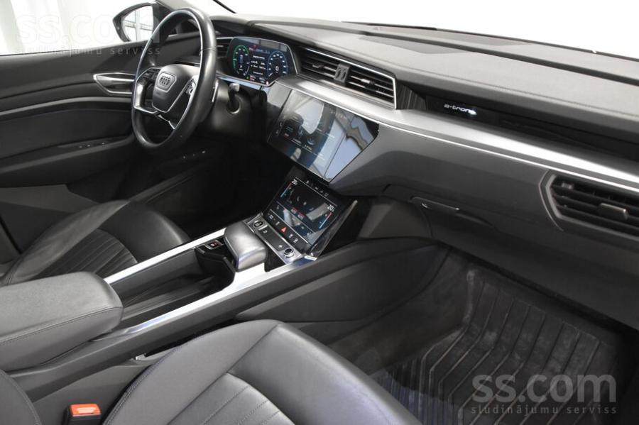 Melns Audi E-Tron 2022 Rīga, ar dzinēja tilpumu 0.00 L un nobraukumu 136 tūkst. km par 30990 €, foto 15 vietnē AUTOMOTO.COM.LV