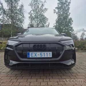 Черный Ауди E-Tron 2022 в Рига, объемом двигателя 0.00 л и пробегом 68 тыс. км за 38000 €, фото 4 на AUTOMOTO.COM.LV