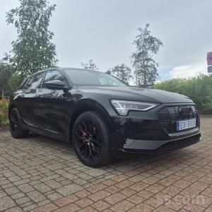 Черный Ауди E-Tron 2022 в Рига, объемом двигателя 0.00 л и пробегом 68 тыс. км за 38000 €, фото 5 на AUTOMOTO.COM.LV