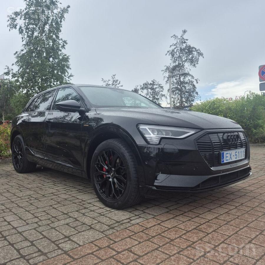 Черный Ауди E-Tron 2022 в Рига, объемом двигателя 0.00 л и пробегом 68 тыс. км за 38000 €, фото 5 на AUTOMOTO.COM.LV