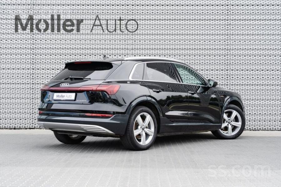 Black Audi E-Tron 2022 in Riga, with an engine capacity of 0.00 L and mileage of 35 thousand km for 32850 €, photo 5 on AUTOMOTO.COM.LV