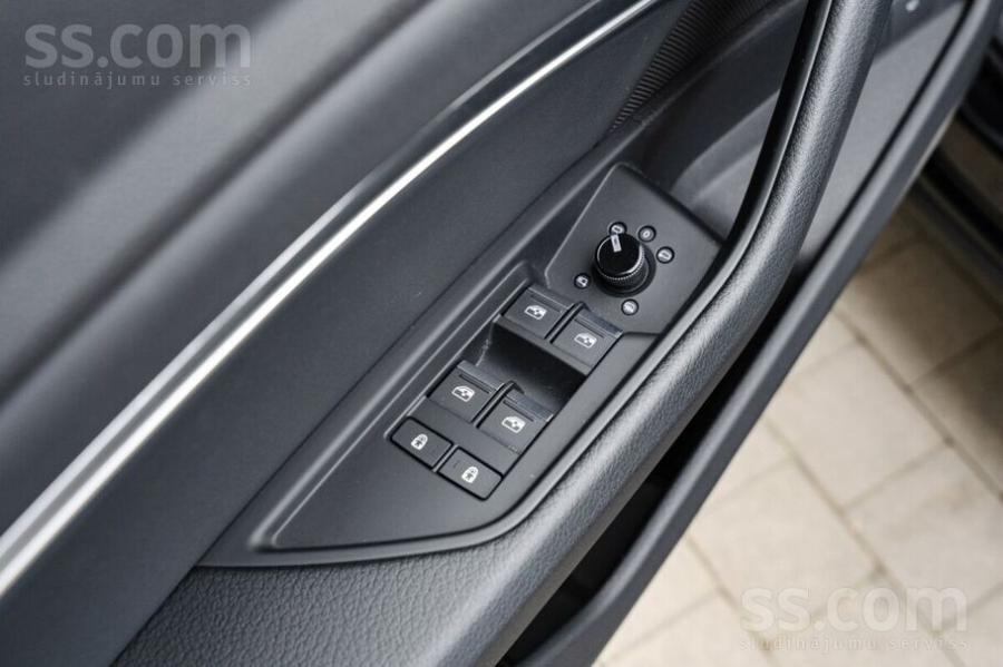 Black Audi E-Tron 2022 in Riga, with an engine capacity of 0.00 L and mileage of 35 thousand km for 32850 €, photo 8 on AUTOMOTO.COM.LV