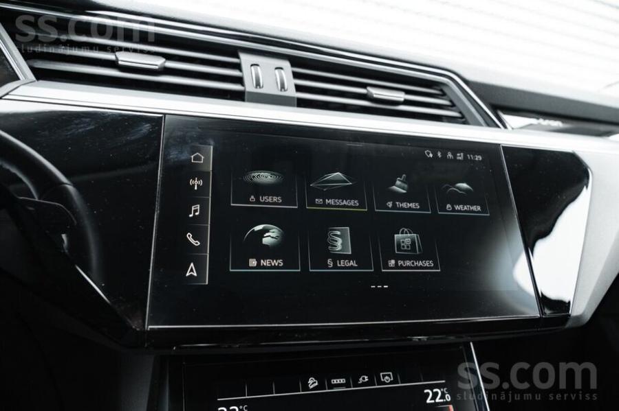 Black Audi E-Tron 2022 in Riga, with an engine capacity of 0.00 L and mileage of 35 thousand km for 32850 €, photo 18 on AUTOMOTO.COM.LV