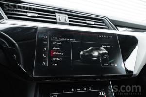 Black Audi E-Tron 2022 in Riga, with an engine capacity of 0.00 L and mileage of 35 thousand km for 32850 €, photo 20 on AUTOMOTO.COM.LV