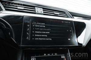 Black Audi E-Tron 2022 in Riga, with an engine capacity of 0.00 L and mileage of 35 thousand km for 32850 €, photo 21 on AUTOMOTO.COM.LV