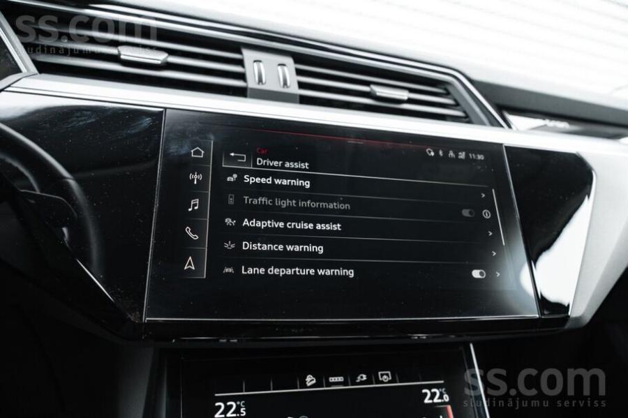 Black Audi E-Tron 2022 in Riga, with an engine capacity of 0.00 L and mileage of 35 thousand km for 32850 €, photo 21 on AUTOMOTO.COM.LV