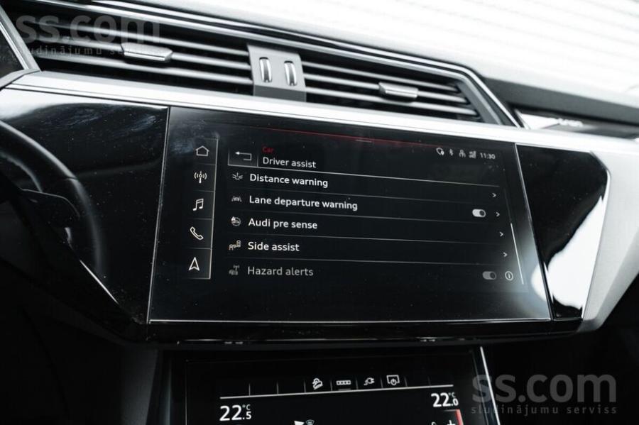 Black Audi E-Tron 2022 in Riga, with an engine capacity of 0.00 L and mileage of 35 thousand km for 32850 €, photo 22 on AUTOMOTO.COM.LV
