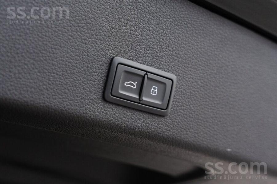 Black Audi E-Tron 2022 in Riga, with an engine capacity of 0.00 L and mileage of 35 thousand km for 32850 €, photo 30 on AUTOMOTO.COM.LV