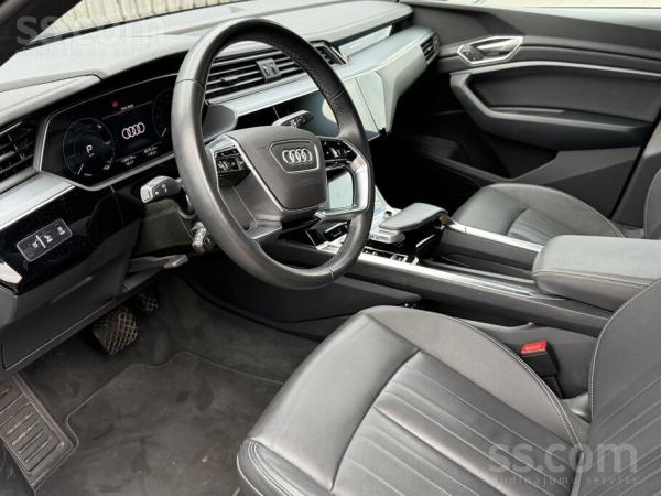 Black Audi E-Tron 2022 in Riga, with an engine capacity of 0.00 L and mileage of 138 thousand km for 24555 €, photo 8 on AUTOMOTO.COM.LV