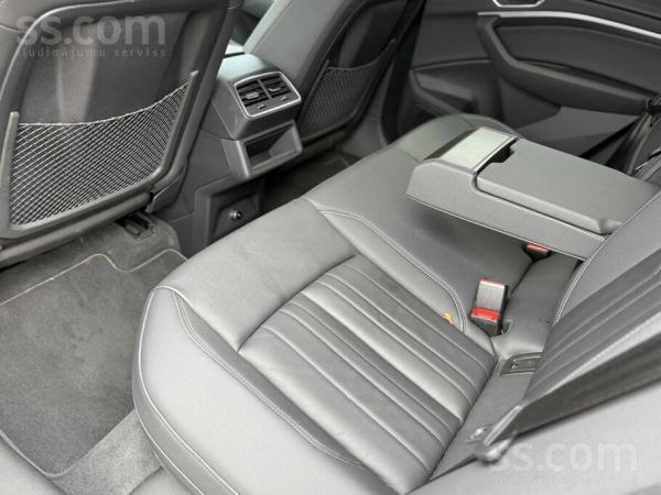 Black Audi E-Tron 2022 in Riga, with an engine capacity of 0.00 L and mileage of 138 thousand km for 24555 €, photo 9 on AUTOMOTO.COM.LV