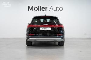 Black Audi E-Tron 2022 in Vilnius, with an engine capacity of 0.00 L and mileage of 58 thousand km for 29500 €, photo 7 on AUTOMOTO.COM.LV