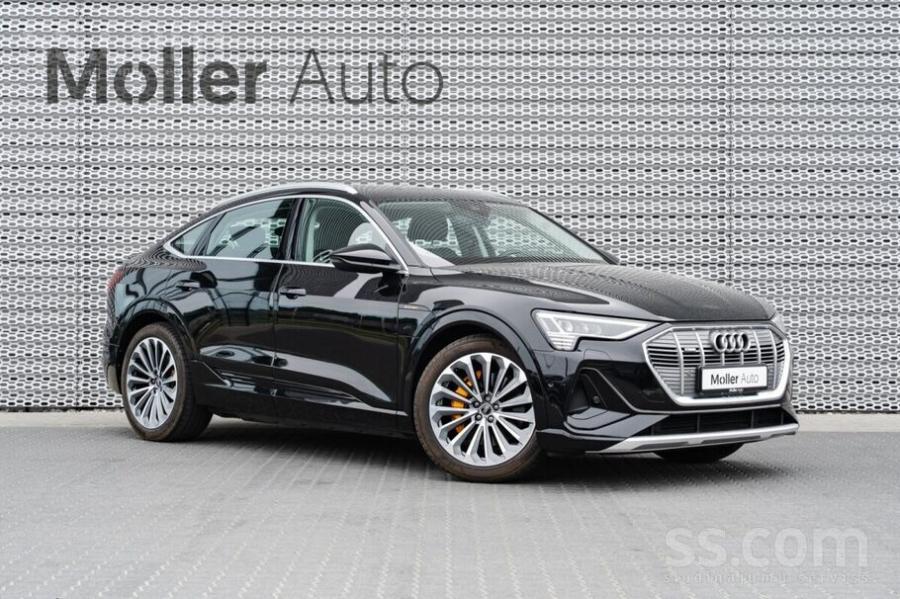 Black Audi E-Tron 2022 in Riga, with an engine capacity of 0.00 L and mileage of 33 thousand km for 42600 €, photo 3 on AUTOMOTO.COM.LV