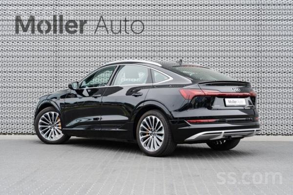 Black Audi E-Tron 2022 in Riga, with an engine capacity of 0.00 L and mileage of 33 thousand km for 42600 €, photo 3 on AUTOMOTO.COM.LV