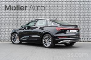 Black Audi E-Tron 2022 in Riga, with an engine capacity of 0.00 L and mileage of 33 thousand km for 42600 €, photo 4 on AUTOMOTO.COM.LV