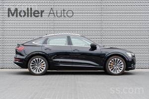 Black Audi E-Tron 2022 in Riga, with an engine capacity of 0.00 L and mileage of 33 thousand km for 42600 €, photo 6 on AUTOMOTO.COM.LV