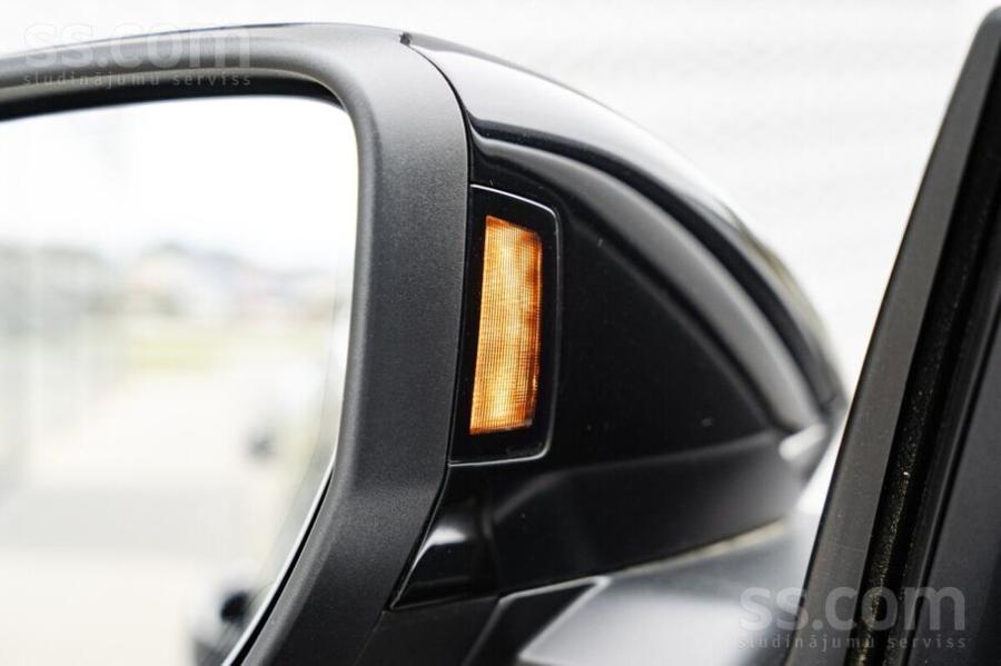 Black Audi E-Tron 2022 in Riga, with an engine capacity of 0.00 L and mileage of 33 thousand km for 42600 €, photo 9 on AUTOMOTO.COM.LV