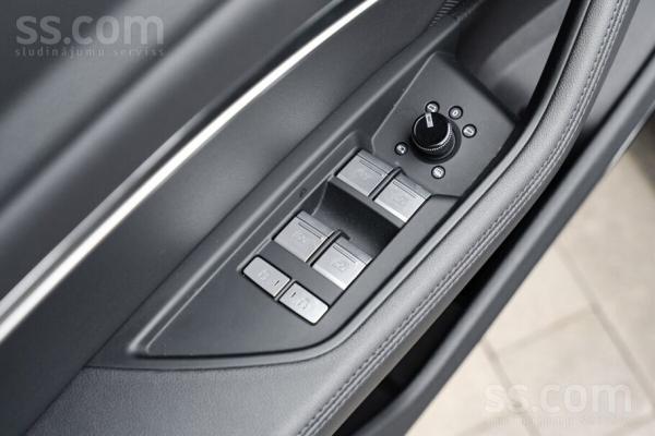 Black Audi E-Tron 2022 in Riga, with an engine capacity of 0.00 L and mileage of 33 thousand km for 42600 €, photo 9 on AUTOMOTO.COM.LV