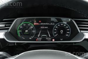 Black Audi E-Tron 2022 in Riga, with an engine capacity of 0.00 L and mileage of 33 thousand km for 42600 €, photo 16 on AUTOMOTO.COM.LV