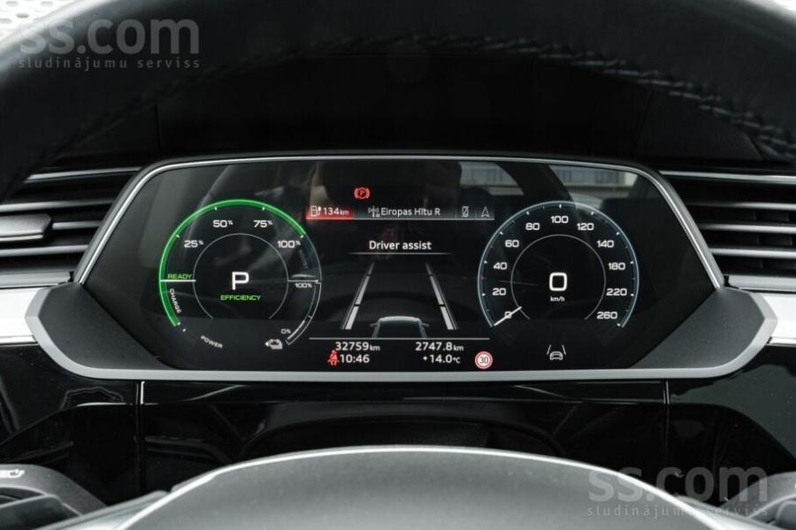 Black Audi E-Tron 2022 in Riga, with an engine capacity of 0.00 L and mileage of 33 thousand km for 42600 €, photo 16 on AUTOMOTO.COM.LV