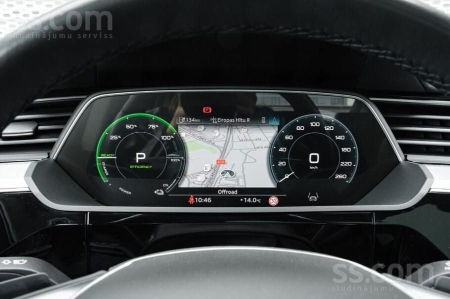 Black Audi E-Tron 2022 in Riga, with an engine capacity of 0.00 L and mileage of 33 thousand km for 42600 €, photo 17 on AUTOMOTO.COM.LV