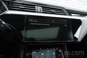Black Audi E-Tron 2022 in Riga, with an engine capacity of 0.00 L and mileage of 33 thousand km for 42600 €, photo 23 on AUTOMOTO.COM.LV