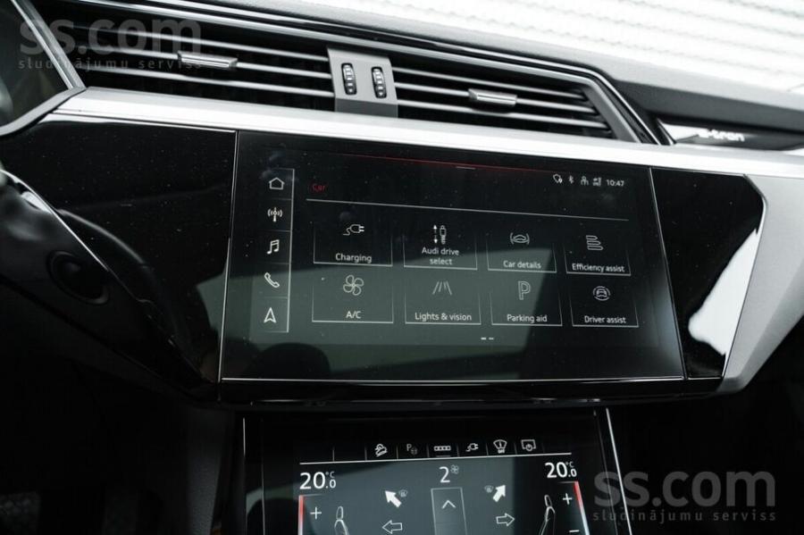 Black Audi E-Tron 2022 in Riga, with an engine capacity of 0.00 L and mileage of 33 thousand km for 42600 €, photo 25 on AUTOMOTO.COM.LV
