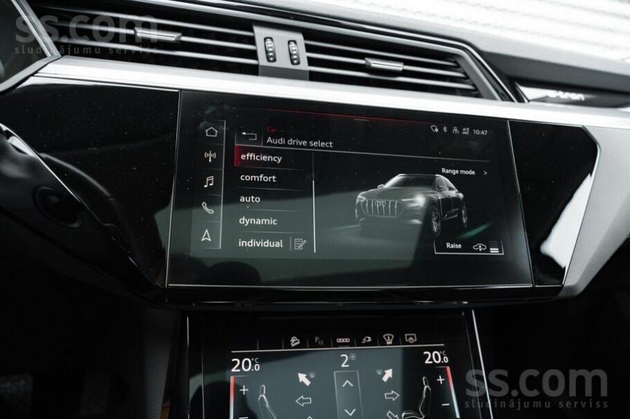 Black Audi E-Tron 2022 in Riga, with an engine capacity of 0.00 L and mileage of 33 thousand km for 42600 €, photo 27 on AUTOMOTO.COM.LV